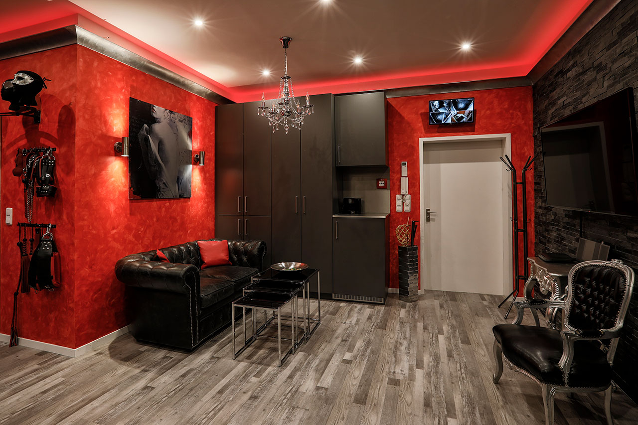 SM Apartment Rot - Ambiente - Domina Bizarr & Erotik Studio - München